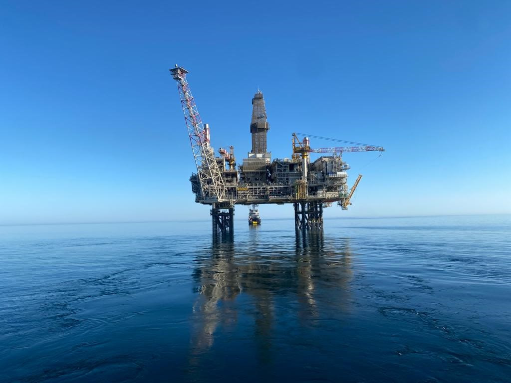 Jacking, loadout and floatover operations for 19,600-tonne offshore ...